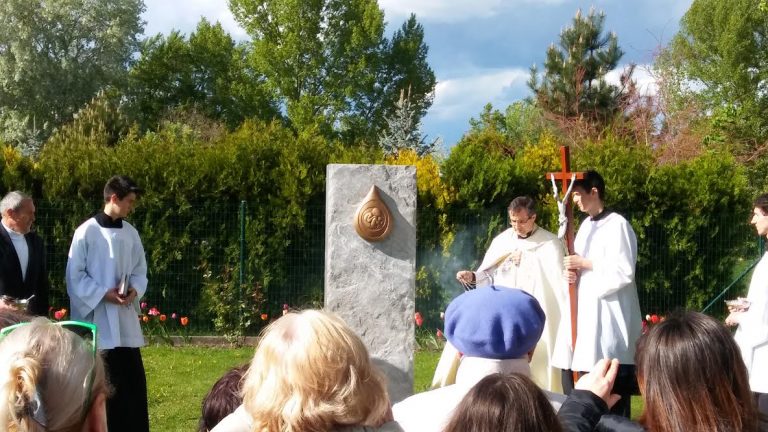Slza nenarodeným ⋆ 9 mesiacov za život
